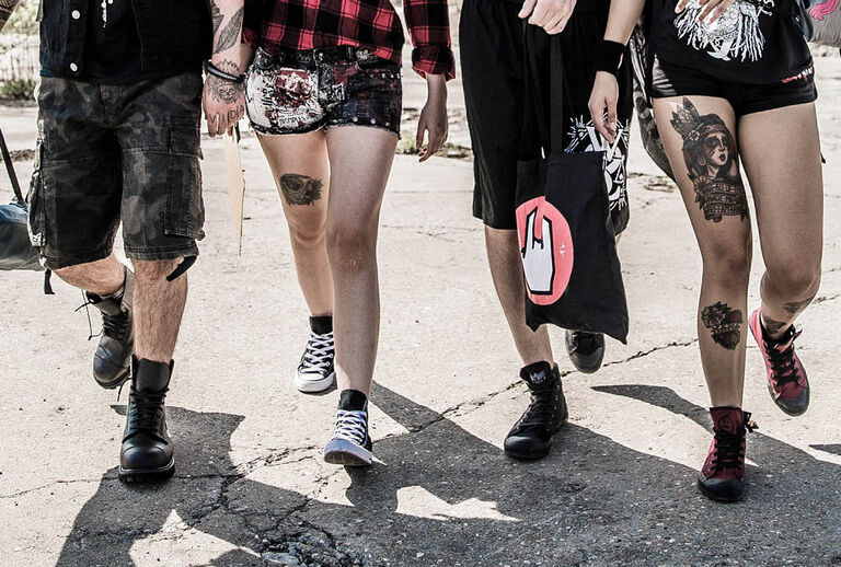 EMP Merchandise • Fanartikel Shop für Rock & Entertainment